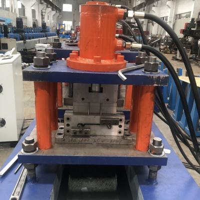 China Rollo hidráulico de la puerta del obturador 7.5KW que forma la máquina que perfora el metal galvanizado for sale