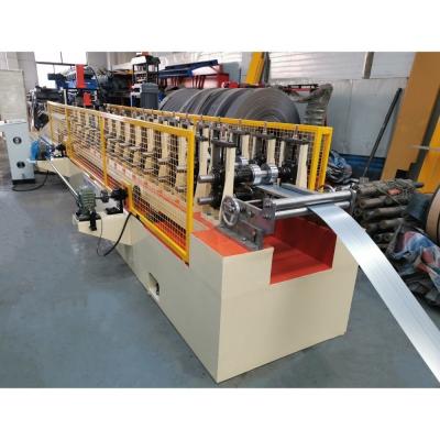 China rollo de la pista del perno prisionero de 40m m - de 200m m automáticamente que forma la máquina con cortar hidráulico de la parada en venta