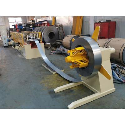 China rollo de la pista del perno prisionero de 40m m - de 200m m automáticamente que forma la máquina con cortar hidráulico de la parada en venta