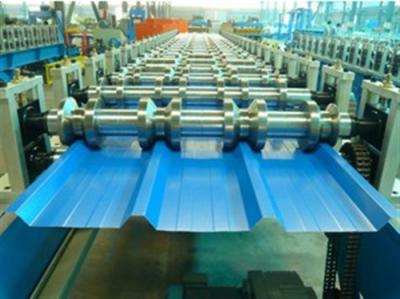 Cina rotolo del pannello del tetto 3.5T che forma il rotolo a macchina dello strato del tetto 7.5KW che forma macchina in vendita