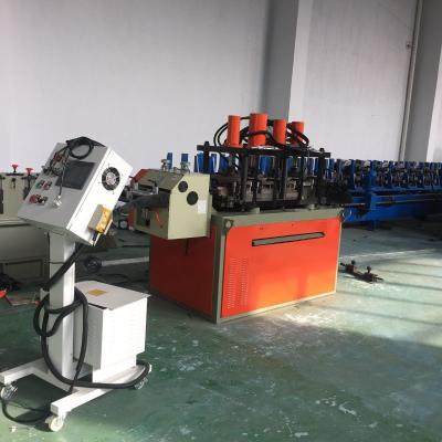 Китай Крен гипсокартона следа стержня c u формируя машину киль 63 * 38mm светлый с пробивая отверстиями продается