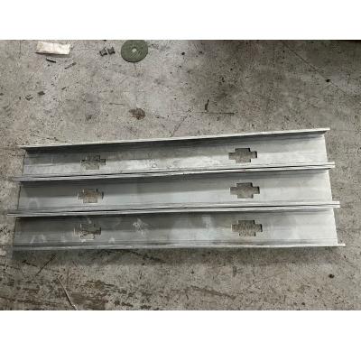 中国 速度8 - 12m/分--を形作る60mm 90mm C Uのスタッド トラック乾式壁機械Metalcon 販売のため