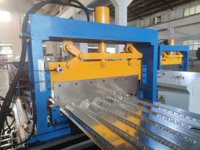 Cina Rotolo del pavimento della piattaforma da 1,5 pollici che forma macchine 0.8mm - 1.5mm con il motore principale 15KW*2 in vendita