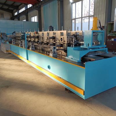 Cina 0.8 - rotolo d'acciaio galvanizzato regolabile di larghezza di spessore 89-200mm di 1.5mm che forma macchina C89 C200 in vendita
