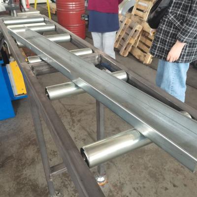 China Material de construcción Estructura de acero 150 mm 100 mm C U máquina de formación de rodillos de pista 12m / min en venta