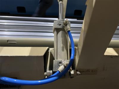中国 7.5kw 電流を通された鋼鉄 13 ローラー 380V のための機械を形作るスタッドおよびトラック ロール 販売のため