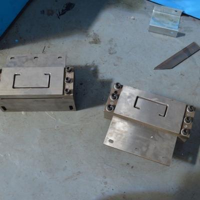 中国 自動200mmから300mmC パーリン ロール 形成 機械 建築物 販売のため