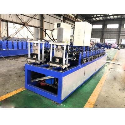 China 2 en una máquina U C Stud Track Furring Channel Omega Profile Doble fila de acero ligero máquina de moldeado de rollos de quilla en venta
