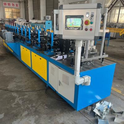 China Acero galvanizado 3 ′′ 4 ′′ 6 ′′ Ancho de la web C Purlin c perfil en forma de rollo máquina de formación en venta