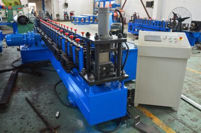 中国 サーボ供給装置が付いている機械を形作る変速機によって運転される支柱チャネル ロール 販売のため