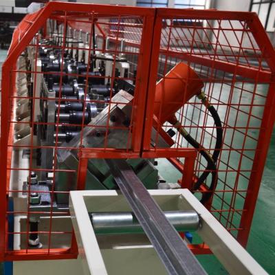 중국 1.0 밀리미터 15m/Min 스터드와 트랙 롤 성형기 단일 체인 구동 판매용