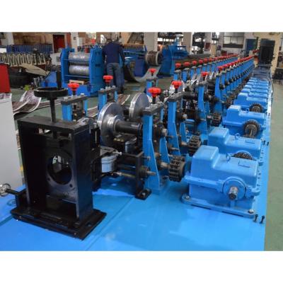 China 12 M/Min 18 Stations Gcr15 Upright Post Column Roll Forming Machine Chain Drive for sale