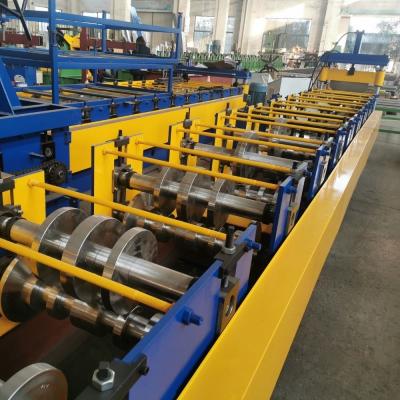 China Rollo de acero galvanizado de la bajada de aguas del canal del valle que forma la máquina con 18 estaciones en venta