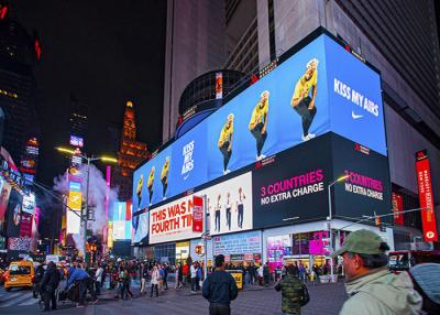 China High Resolution Outdoor LED Message Board P10 Pixel Pitch Low Power Consumption for sale