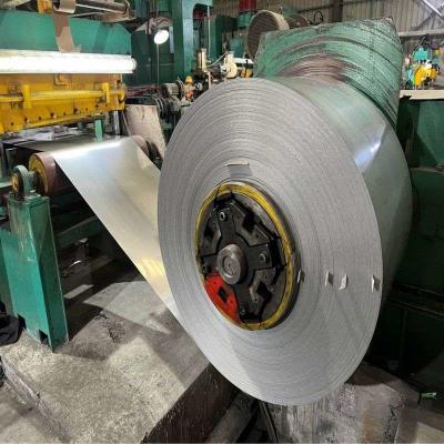 Cina 1000-1500 mm bobina di strisce di acciaio inossidabile laminata a freddo con bordo di fessura/borda del mulino in vendita