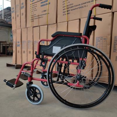 Cina Sedia a rotelle d'acciaio ricoprente di piegatura di colore con il poggiapiedi di Flip Up Desk Armrest Detachable in vendita