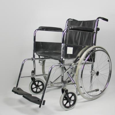 China Het ziekenhuis die Staalrolstoel met Afneembare Voetsteun Flip Back Seat vouwen Te koop