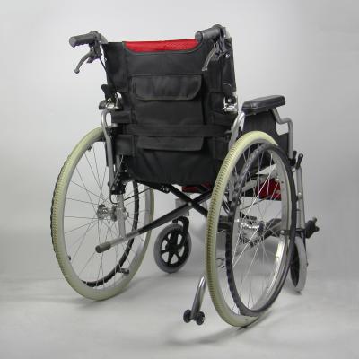 Cina Sedia a rotelle manuale di alluminio multifunzionale facilmente Flip Up Armrest portatile in vendita
