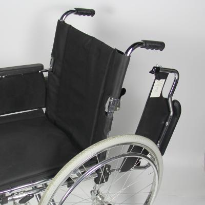 Cina Rich Configuration Folding Steel Wheelchair multifunzionale Flip Up Armrest in vendita
