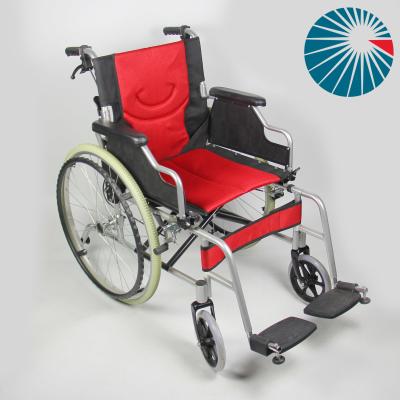 Cina Sedia a rotelle manuale di alluminio pieghevole Flip Up Armrest Drop Back Seat in vendita