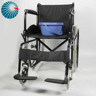 Cina sedia a rotelle d'acciaio piegante di larghezza di 46cm Seat con la struttura ricoprente 100kg della polvere nera in vendita