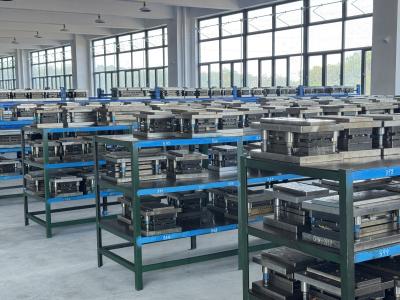 Китай Металлический терминал скремпинга формы с прокол SPM 200 и сэкономить материал 10% для высокоскоростной пресс-машины продается