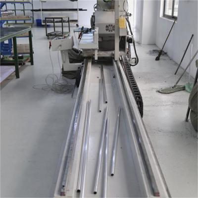 Cina Rotolo della macchina dello sportello del rullo di Hennesa che forma macchina per fabbricazione dello sportello in vendita