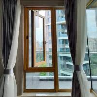 China Heat Insulation Retractable Screen Window Thermal Break Roller Screen Door for sale