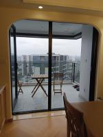 China Convenient Manual Operation Retractable Window Protection With Plastic Handle for sale