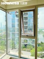 China Customizable Fiberglass Retractable Screen Window With Plastic Handle for sale
