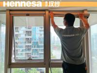 China Customizable Fiberglass Retractable Screen Window With Plastic Handle for sale
