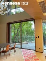 China Retractable Features Trackless Screen Door with Easy Installation for sale