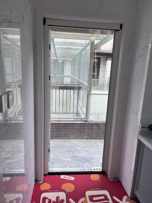 Cina Fly Screen Door Aluminum Alloy  Barrier Free Screen Door Curtain Mesh Fiberglass in vendita