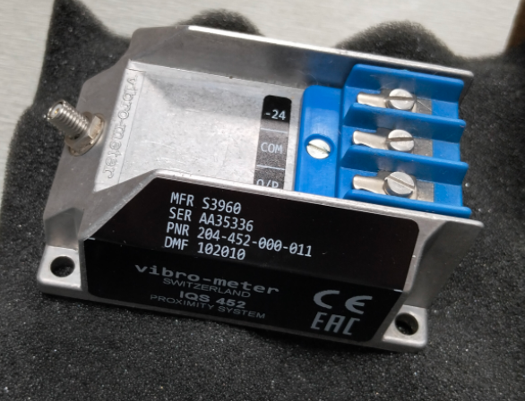 IQS 452 Signal Conditioner front view