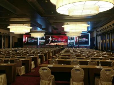 China HD Indoor Advertising Led Display Screen , 1/16 Scan Large Electronic Display Boards for sale