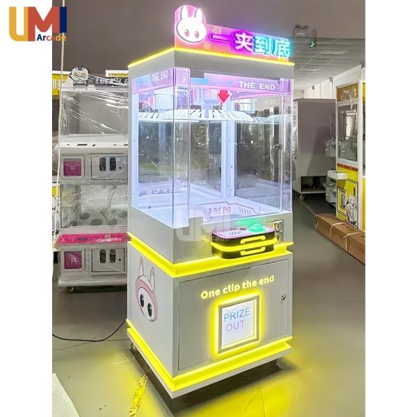 Quality Custom Coin-Operated Arcade Vending Games 40 Clips Prize Gift Claw Machine Game for sale