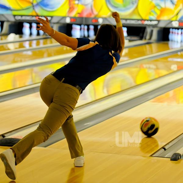 Quality Professional Bowling Alley Indoor Sports Bowling Equipment Standard String for sale