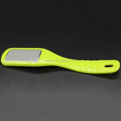 Cina Lima per calli per piedi in metallo con manico per la rimozione della pelle morta in vendita