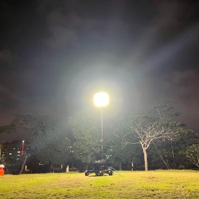 China Torre de iluminación con globo LED móvil súper brillante de 100W para obras de construcción y minería en venta