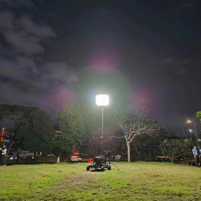 China IP65 LED Teleskopmasten aufblasbare Arbeitsleuchtturm für Bau- und Straßenarbeiten zu verkaufen
