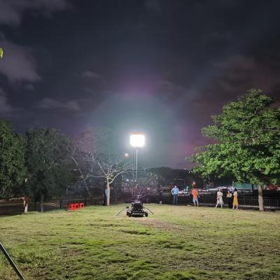 China Torre de iluminación con globo de trabajo LED de 100W para ferias comerciales de proyectos industriales con atenuador de soporte en venta