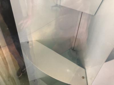 중국 습도와 온도 조절 기능이 있는 흰 꽃 자동 판매기 판매용