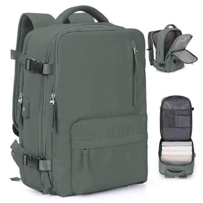 China Large Carry On Hiking Backpack Waterproof Outdoor Sport Travel Backpack for sale