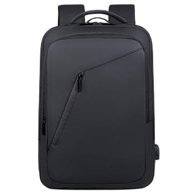 China Saco impermeável multifuncional do portátil do curso com porta usb à venda