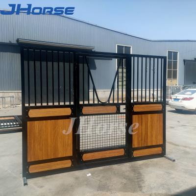 China La parada portátil revestida del caballo del polvo afronta con la puerta deslizante en venta