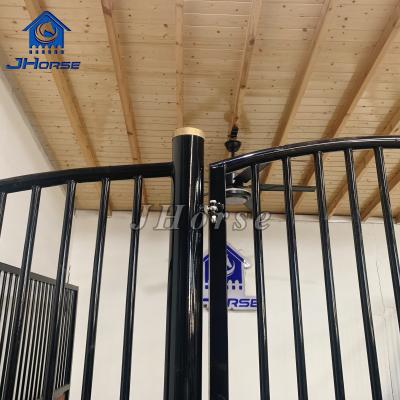 Cina Luxury Euro Style Horse Stall Front Infilato Bambù Stabile Box Panels Kits in vendita