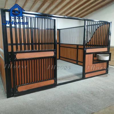 China Des écuries européennes en acier pour chevaux avec des matériaux et une résistance personnalisés for sale