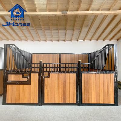 China Rust Resistant Weatherproof Horse Stable With Welded Weave Technique for sale