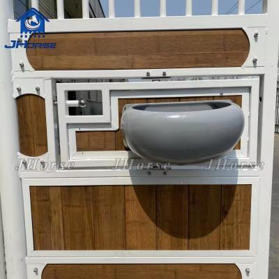 중국 맞춤형 재료 2.3m의 높이와 함께 말 안정 스틸 Q235 / Q235B 그리고 나무 판매용