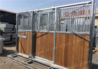 China Internal Portable Bamboo Board Horse Stable Panels Horse Box With Sliding Gate for sale